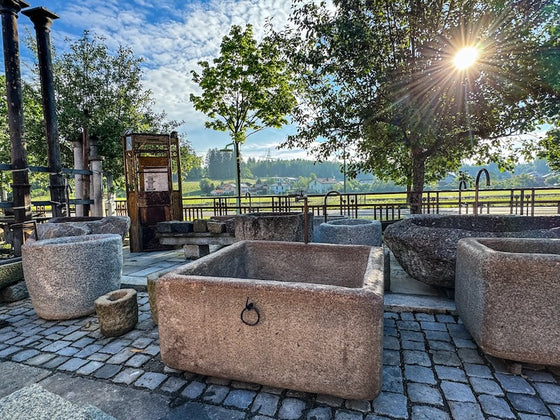 Alte Brunnen - Antike Brunnen - historische Brunnen - Brunnen alt ...