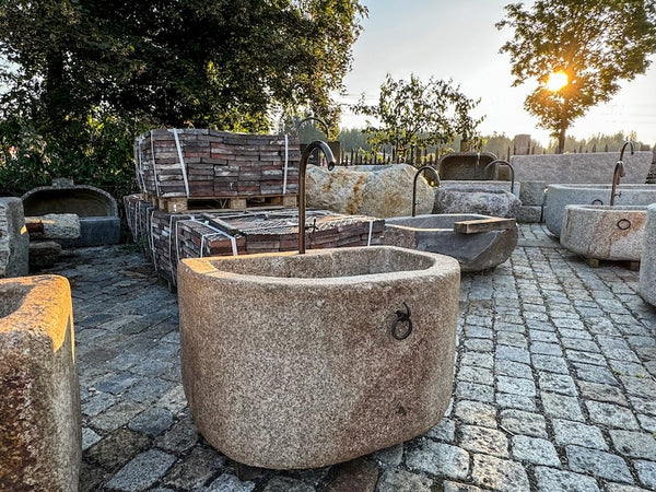 Alte Brunnen - Antike Brunnen - historische Brunnen - Brunnen alt ...