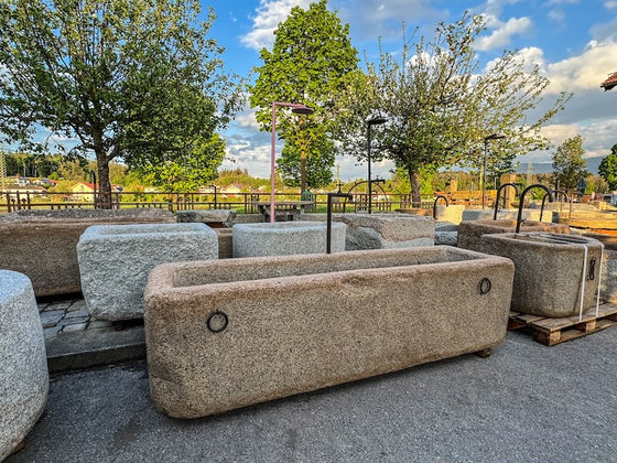 Alte Brunnen - Antike Brunnen - historische Brunnen - Brunnen alt ...