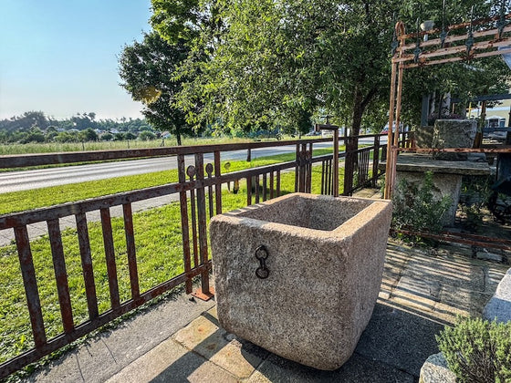 Alte Brunnen - Antike Brunnen - historische Brunnen - Brunnen alt ...