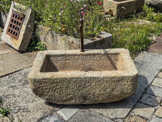 Alte Brunnen - Antike Brunnen - historische Brunnen - Brunnen alt ...