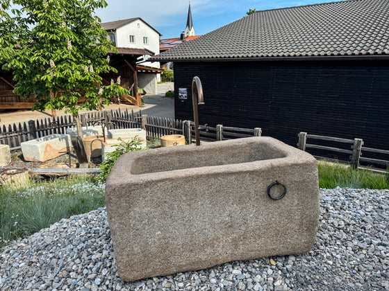 Alte Brunnen - Antike Brunnen - historische Brunnen - Brunnen alt ...