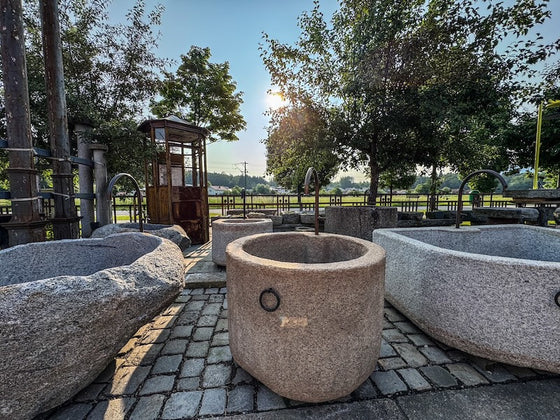 Alte Brunnen - Antike Brunnen - historische Brunnen - Brunnen alt ...