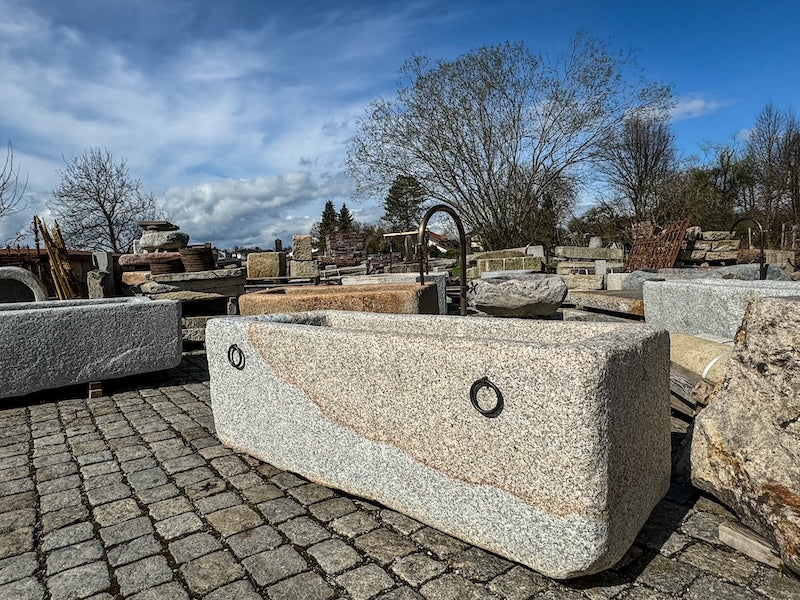 Steinbrunnen mit Naturoberfläche- Einzelstück - Große Auswahl am Lager ...