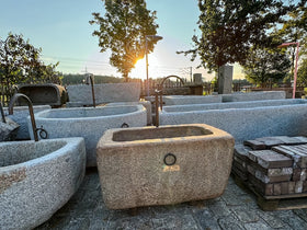 Alte Brunnen - Antike Brunnen - historische Brunnen - Brunnen alt ...