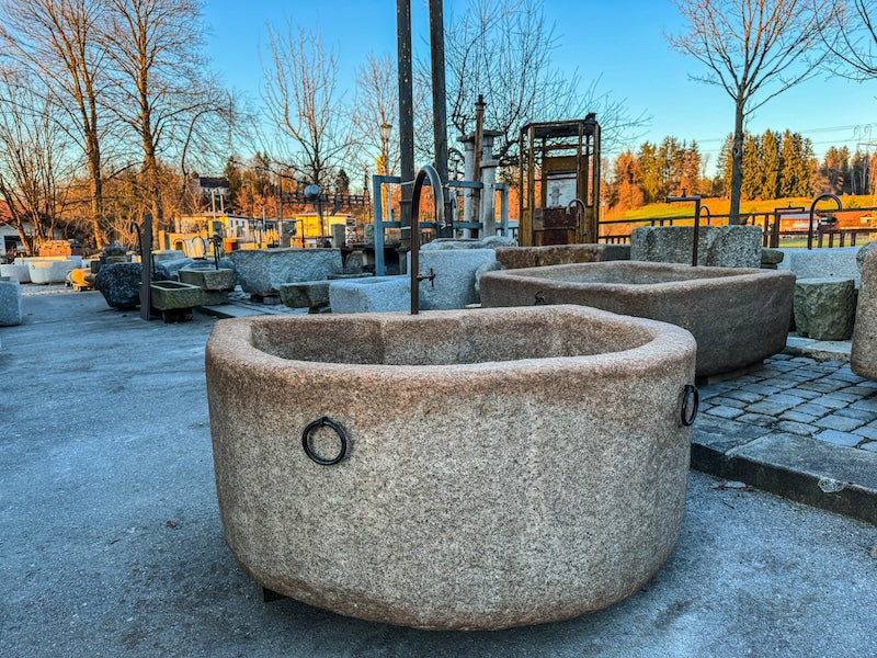 Steinbrunnen für den Garten - aus Granit - mit oder ohne Wasserhahn ...