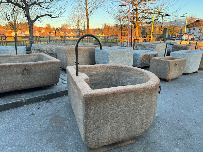 Steinbrunnen für den Garten - aus Granit - mit oder ohne Wasserhahn ...