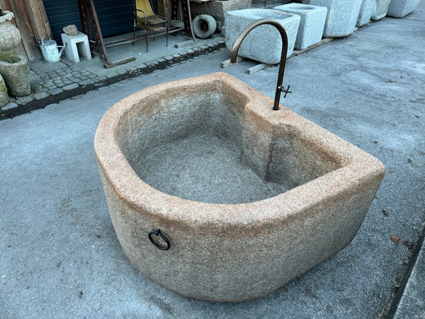 Steinbrunnen für den Garten - aus Granit - mit oder ohne Wasserhahn ...