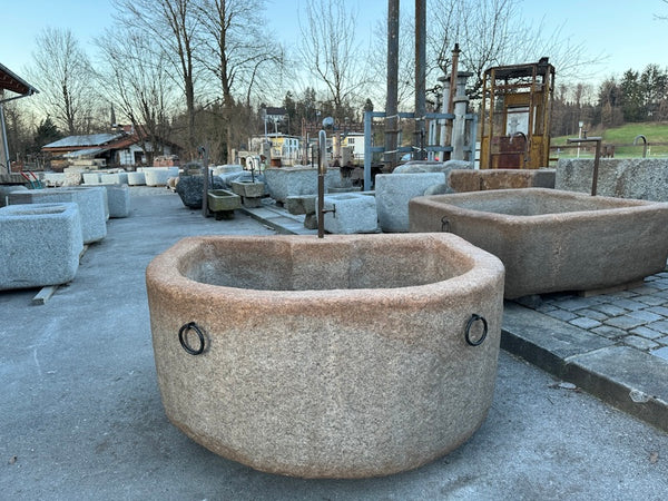 Steinbrunnen für den Garten - aus Granit - mit oder ohne Wasserhahn ...