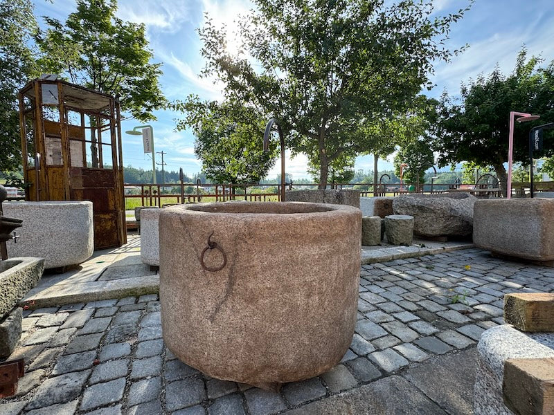 Steinbrunnen für den Garten - aus Granit - mit oder ohne Wasserhahn ...