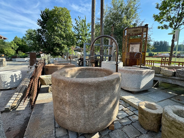 Steinbrunnen für den Garten - aus Granit - mit oder ohne Wasserhahn ...