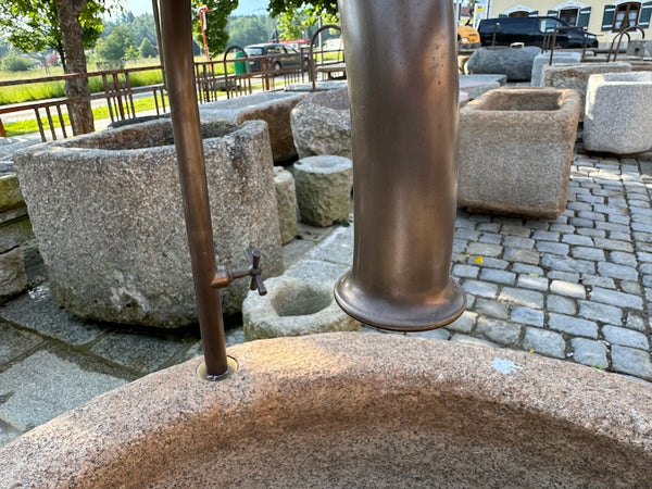 Steinbrunnen für den Garten - aus Granit - mit oder ohne Wasserhahn ...