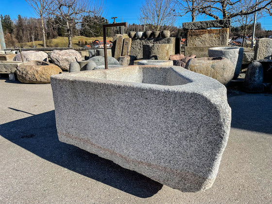 Steinbrunnen - handgemachte Einzelstücke aus Naturstein für den Garten ...